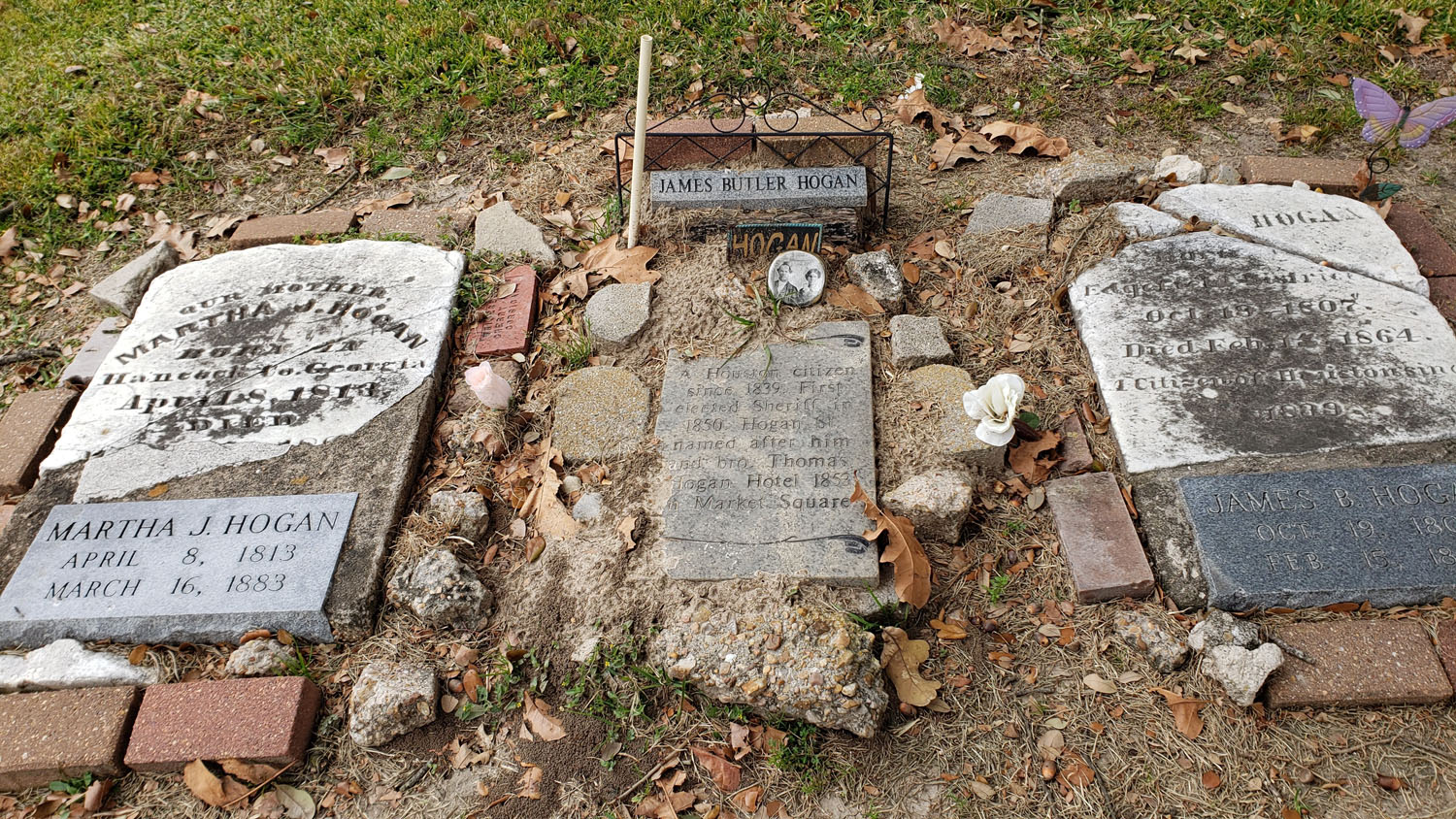 Pandemic Road: The Graveyard Tour - RoadBroads - Women writers ...